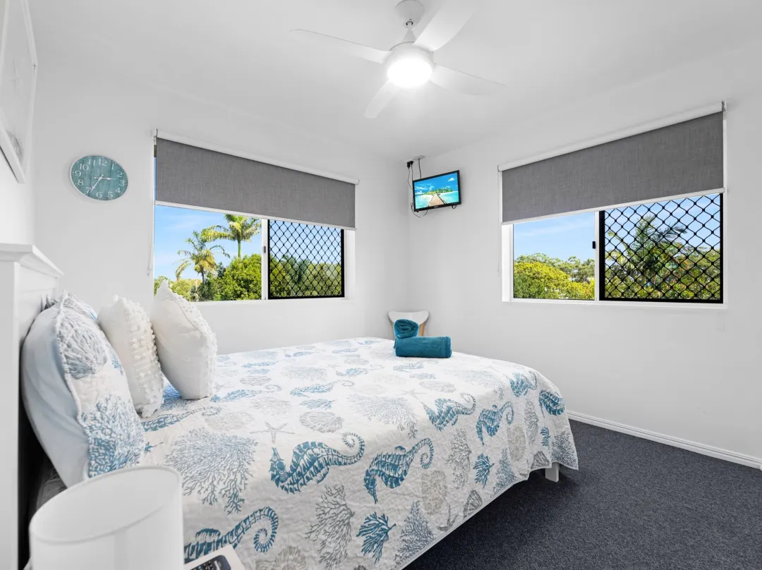 2-bed Escape With Pool, Steps From Torquay Beach - Hervey Bay