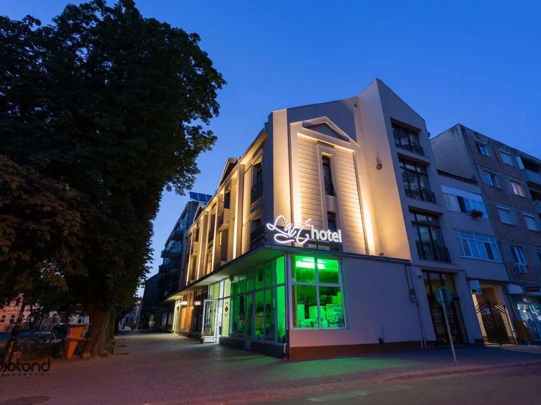 L`art Hotel Carei - Carei