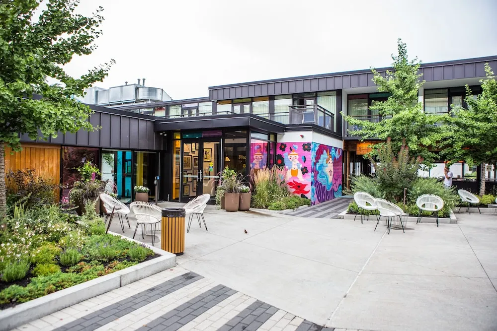 Howard Johnson Inn Fenway Park Boston - Boston, MA