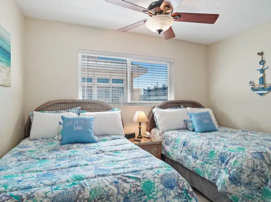 Gulf View And Free Wifi - Charming Coastal Getaway - Treasure Island, FL