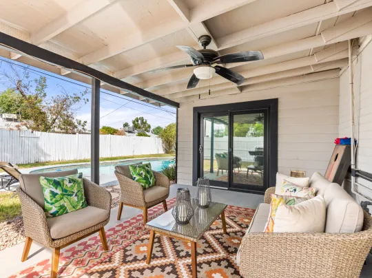 Oldtown Retreat - Spacious Designer Home With Pool - Scottsdale, AZ