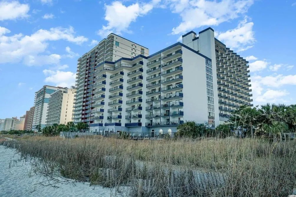 Mesmerizing Partial Ocean Views And Resort Pools - Stunning Beach Haven - Myrtle Beach