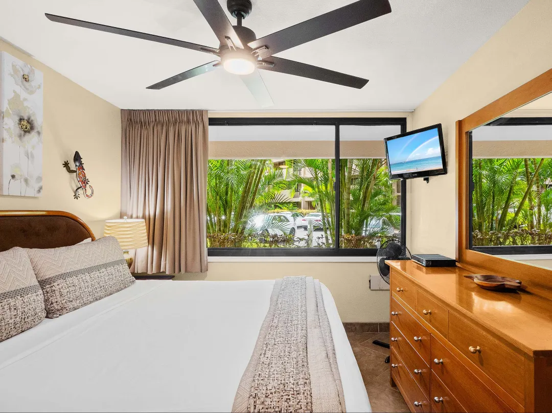 Serene Ground Floor Retreat With Private Lanai - Romantic Oasis - Maui, HI