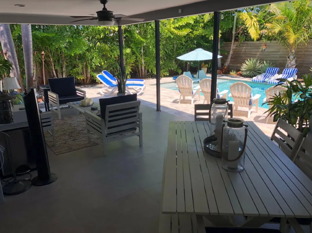 Secluded Beach Haven With Private Pool & Nightlife Access - Fort Lauderdale, FL