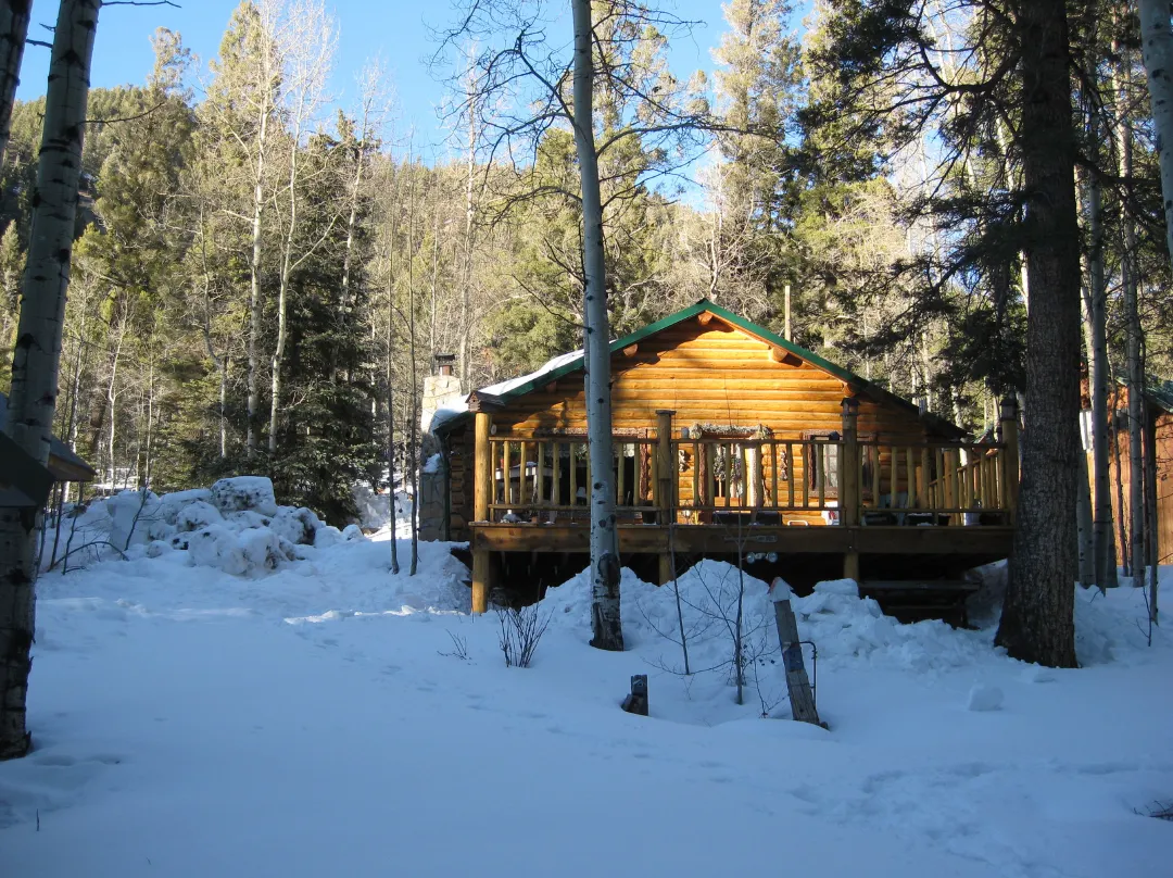 Charming Cabin Retreat By The Creek - Cozy And Scenic Escape - Taos Ski Valley, NM