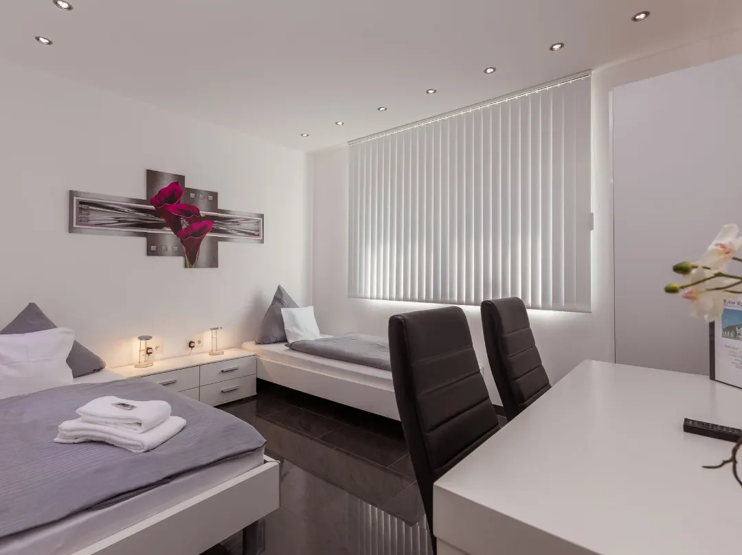 Hotel Am Rosenplatz,24 Stunden Check In, Kostenfreie Parkplätze - Wolfsburg