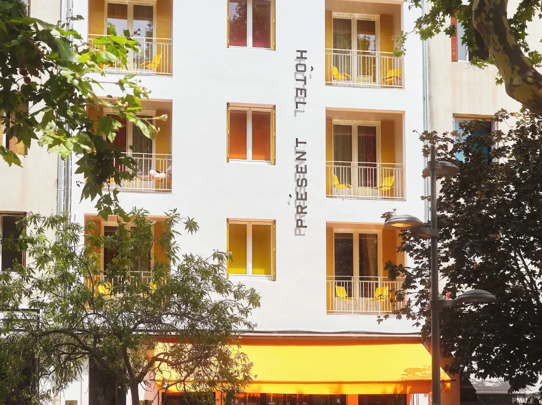 Hôtel Présent - Encore Mieux - Arles