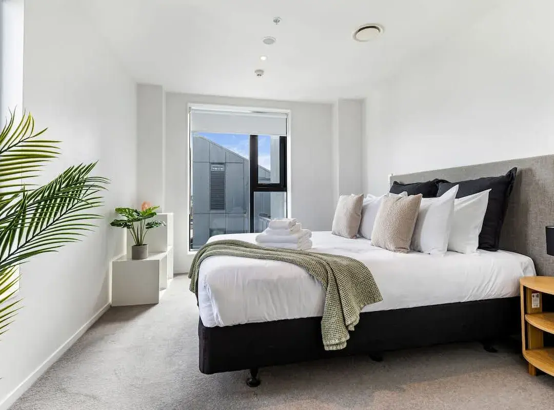 Pool, Gym & Modern 2br Sky Tower View Zodiak Stays - Auckland