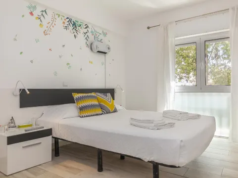 M 02 - Bedroom 2 At Martin & Tomas Guesthouse - Lagos