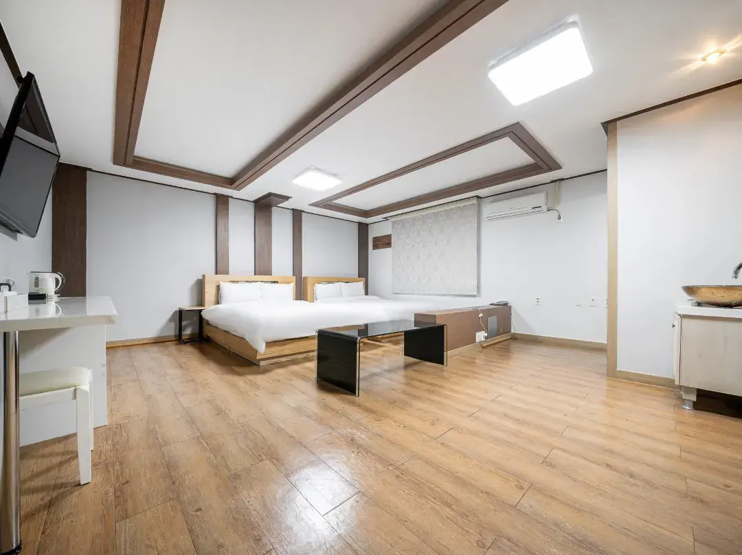 Gwangyang Raon Hotel - 광양시