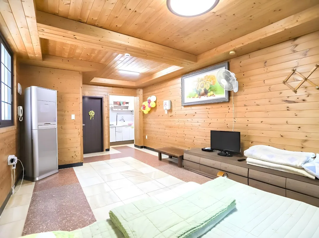 Tongyeong Travel Guest Pension - Tongyeong