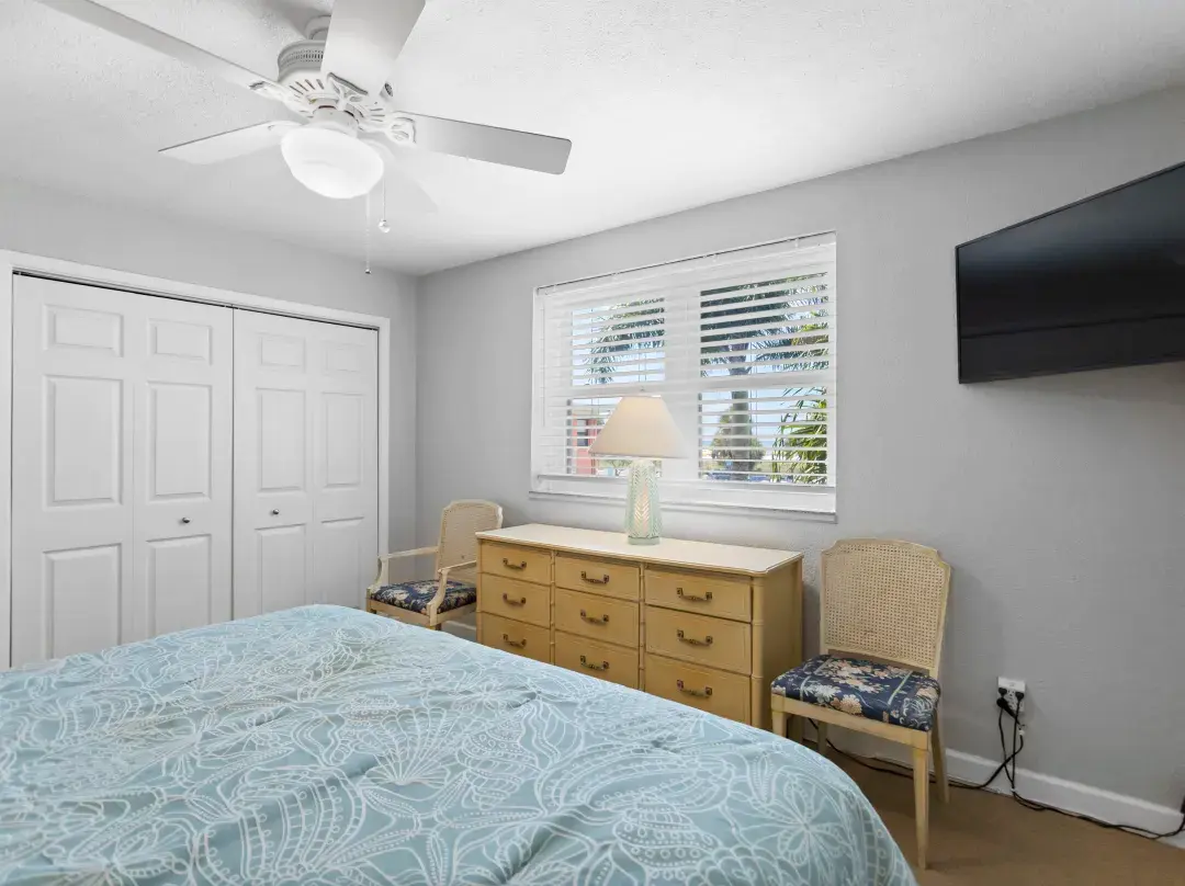 Gulf View And Shuffleboard - Charming Coastal Retreat - St. Pete Beach