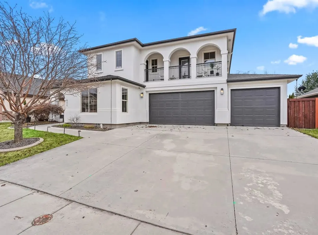 Large Modern 5 Bedroom Custom Home Centrally Locat - Boise, ID