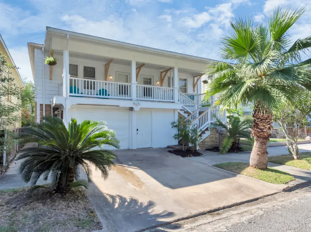 Relaxing Space Near The Beach - Charming Historical Escape - Galveston, TX