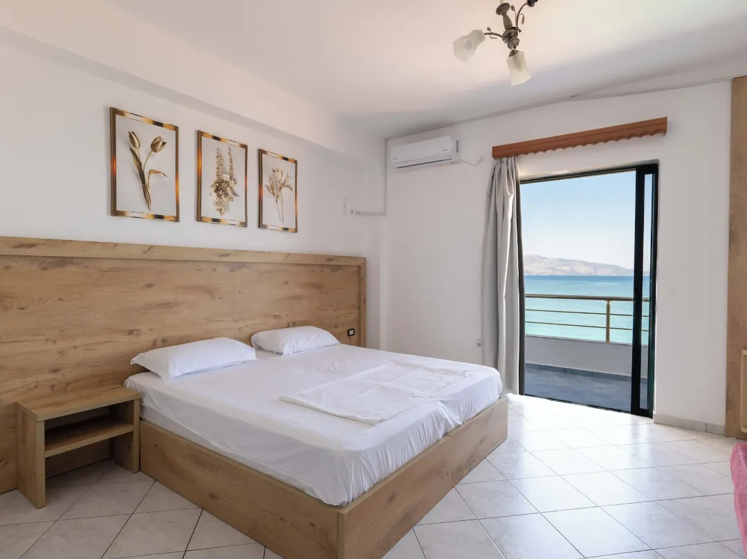 Hotel Mercury Saranda - サランダ