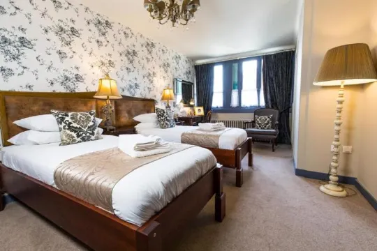 Hôtel De France - Logis - Sarthe