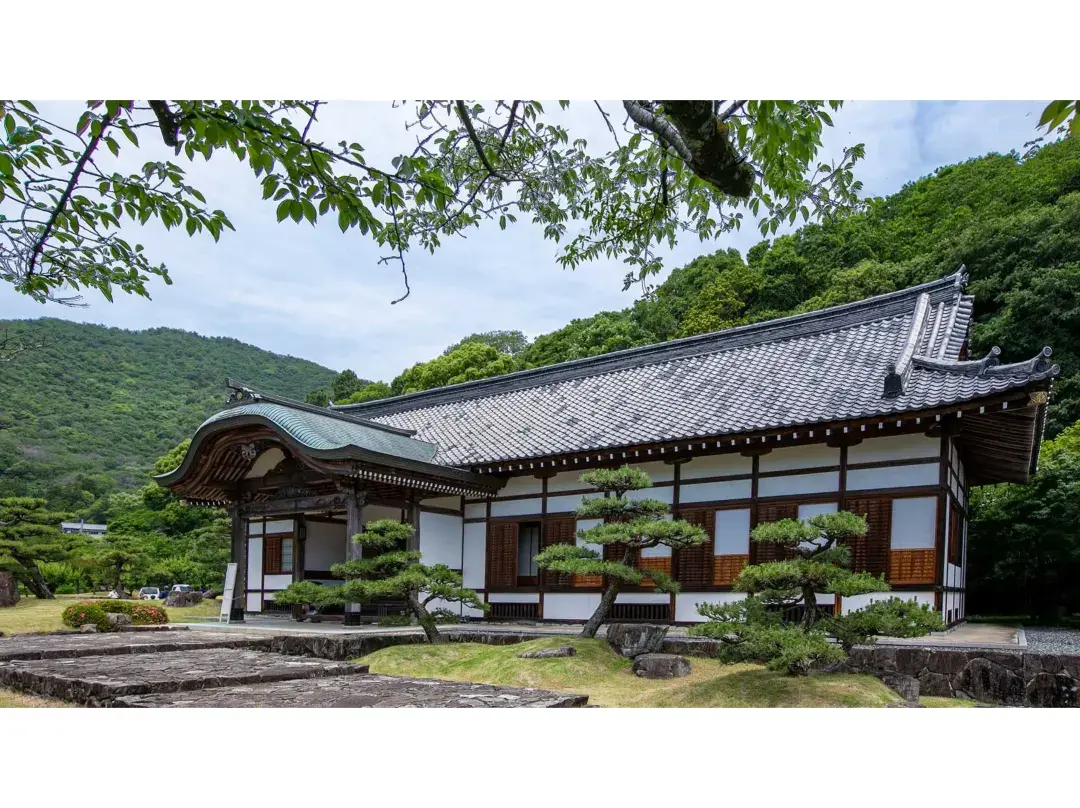 Tatsuno Castle Town Old House Hotel Kurasu - Himeji
