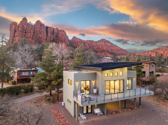 Breathtaking Cathedral Rock Views And Luxurious Living Spaces - Exquisite Retreat - Sedona, AZ