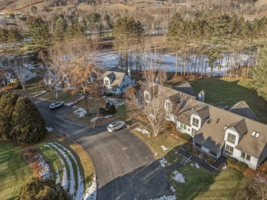 Golf Access And Cozy Comfort - Inviting Quechee Retreat - Woodstock, VT