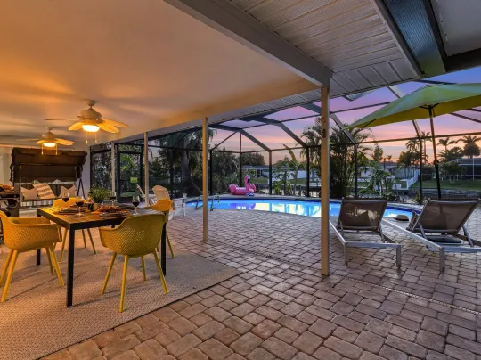 Gulf Access And Heated Pool - Charming Waterfront Retreat - Cape Coral, FL