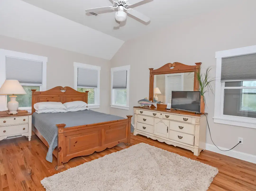 Chic Retreat - Modern Porch, Hardwoods, Golf Cart, Wifi - Bald Head Island, NC