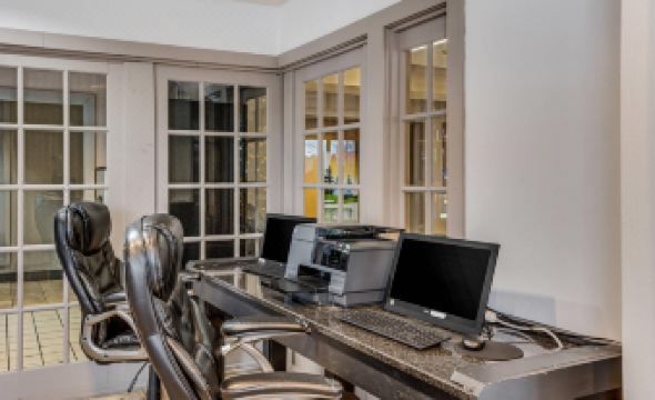 Econo Lodge Whitehall Near Michigan's Adventure, Whitehall Township ...