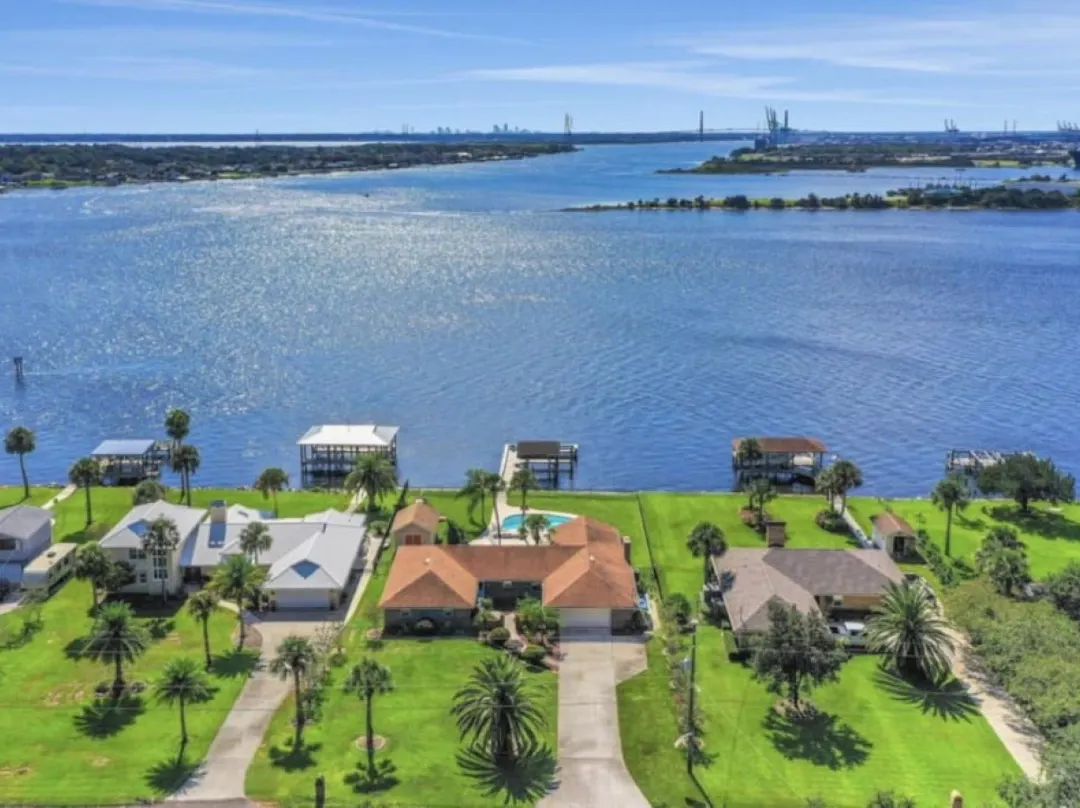 Expansive Heated Pool And Private Gym - Serene Island Haven - Jacksonville, FL
