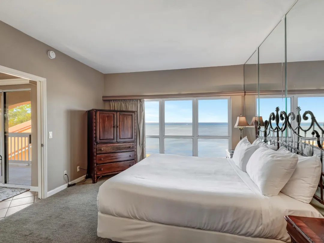 Stunning Bay Views And Community Pool Access - Charming Coastal Retreat - Miramar Beach, FL