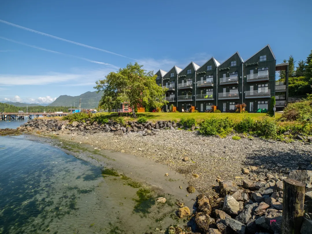 Island Village Properties At Fred Tibbs - Tofino