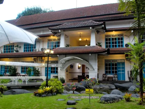 Hotel Merdeka Kediri - Kediri