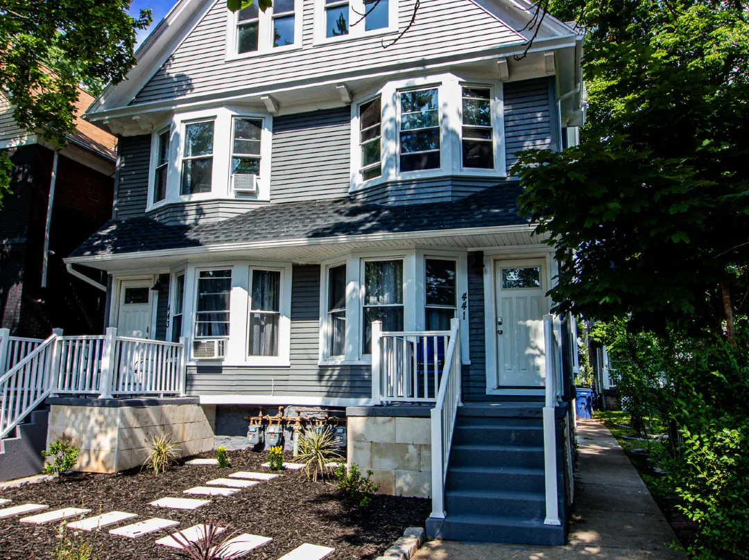 Stunning Modern Retreat - Kitchen, Wifi, Amenities - Niagara Falls, NY