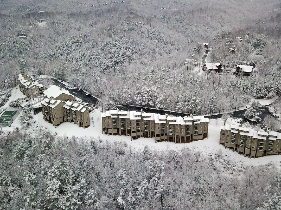 Stunning Mountain View Retreat With Indoor Pool, Hot Tub - Cosby, TN