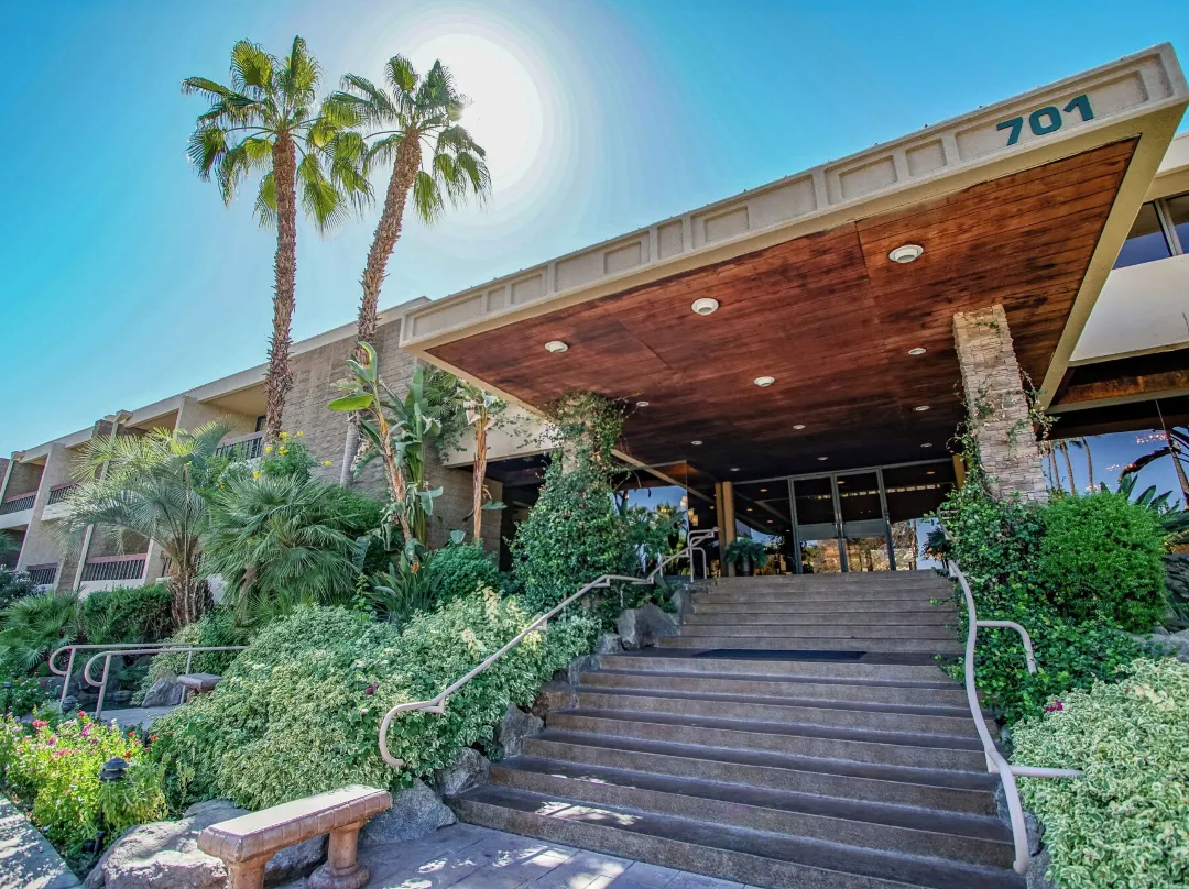 Getaways At Palm Springs Tennis Club - Palm Springs, CA