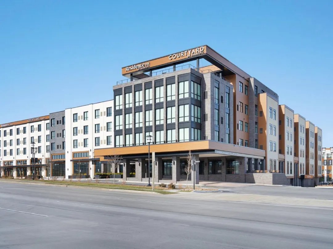 Courtyard Milwaukee Brookfield At Poplar Creek - Waukesha, WI