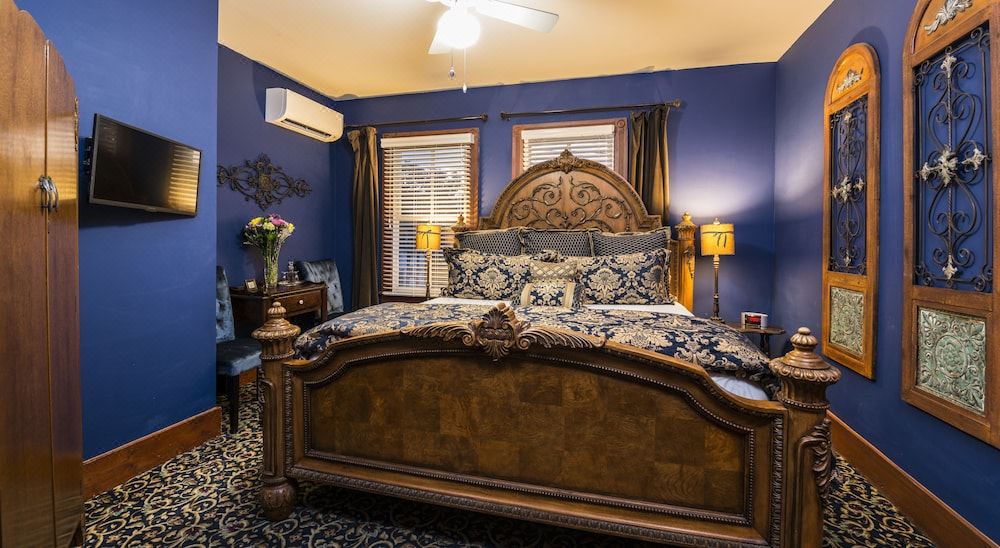 Carriage Way Inn Bed & Breakfast Adults Only - 21 Years Old And Up -
