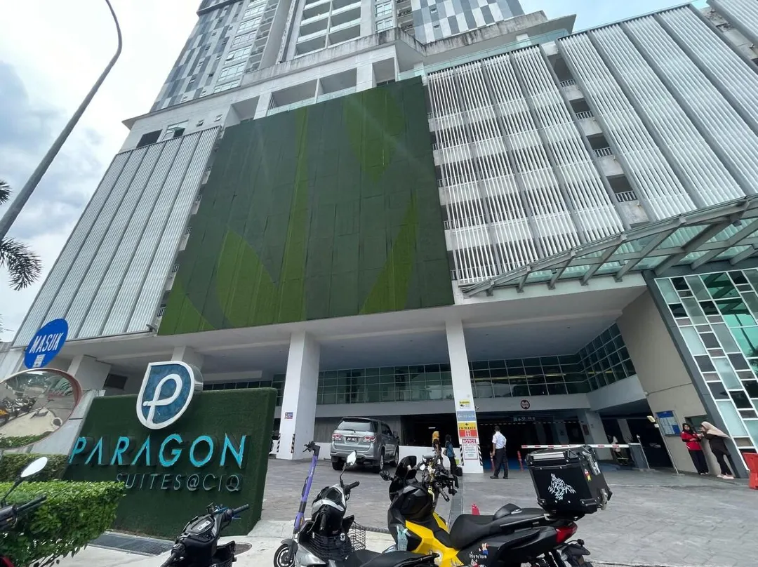 Paragon Suites L18 By Ucome Homestay - Woodlands