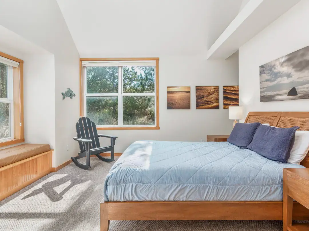 Beach Access And Unique Decor With Bicycles - Charming Coastal Haven - Neskowin, Oregon, OR