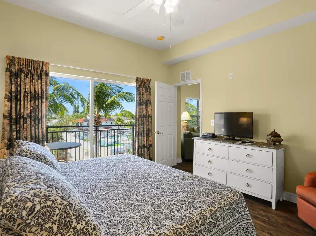Beach Access And Heated Swimming Pool - Inviting Family Oasis - Madeira Beach, FL