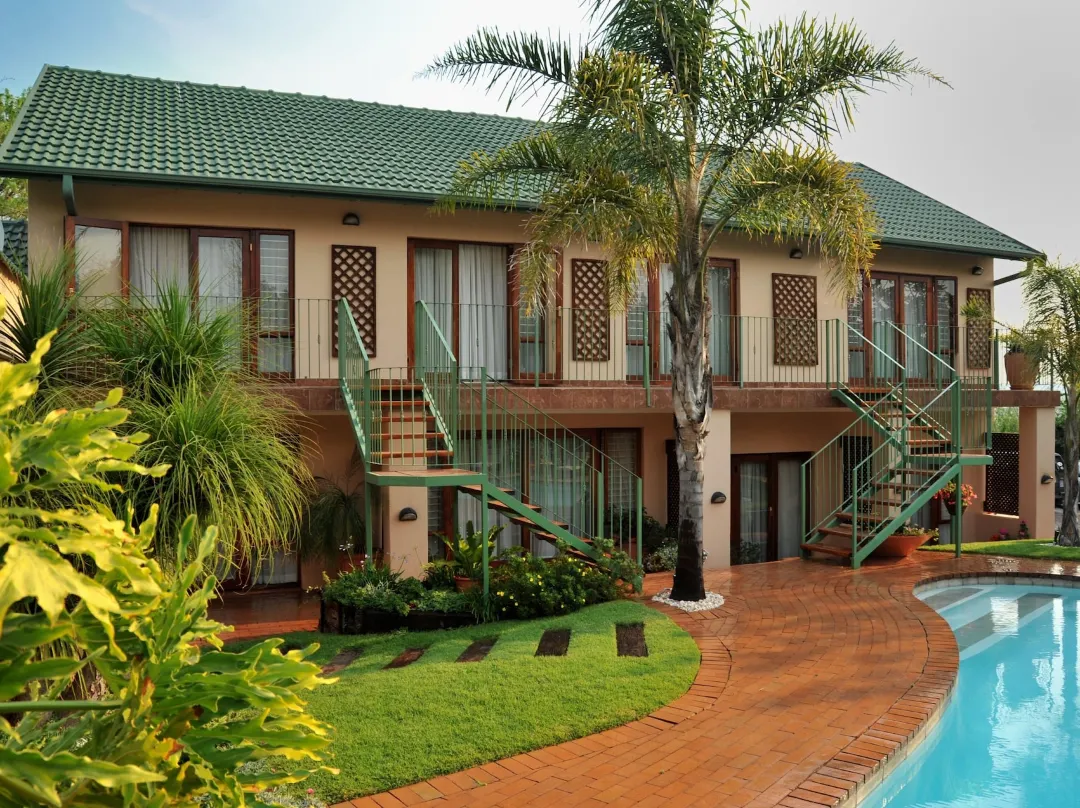 Claires Of Sandton Luxury Guest House - Randburg