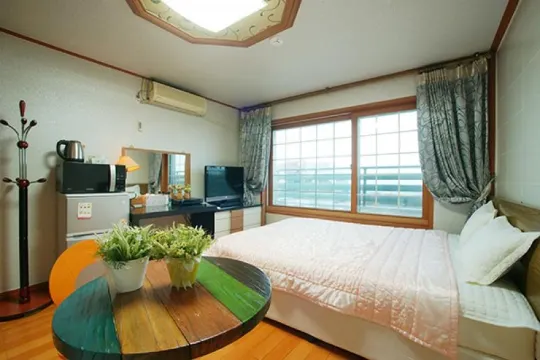 Jeju E House Pension - Jeju-si