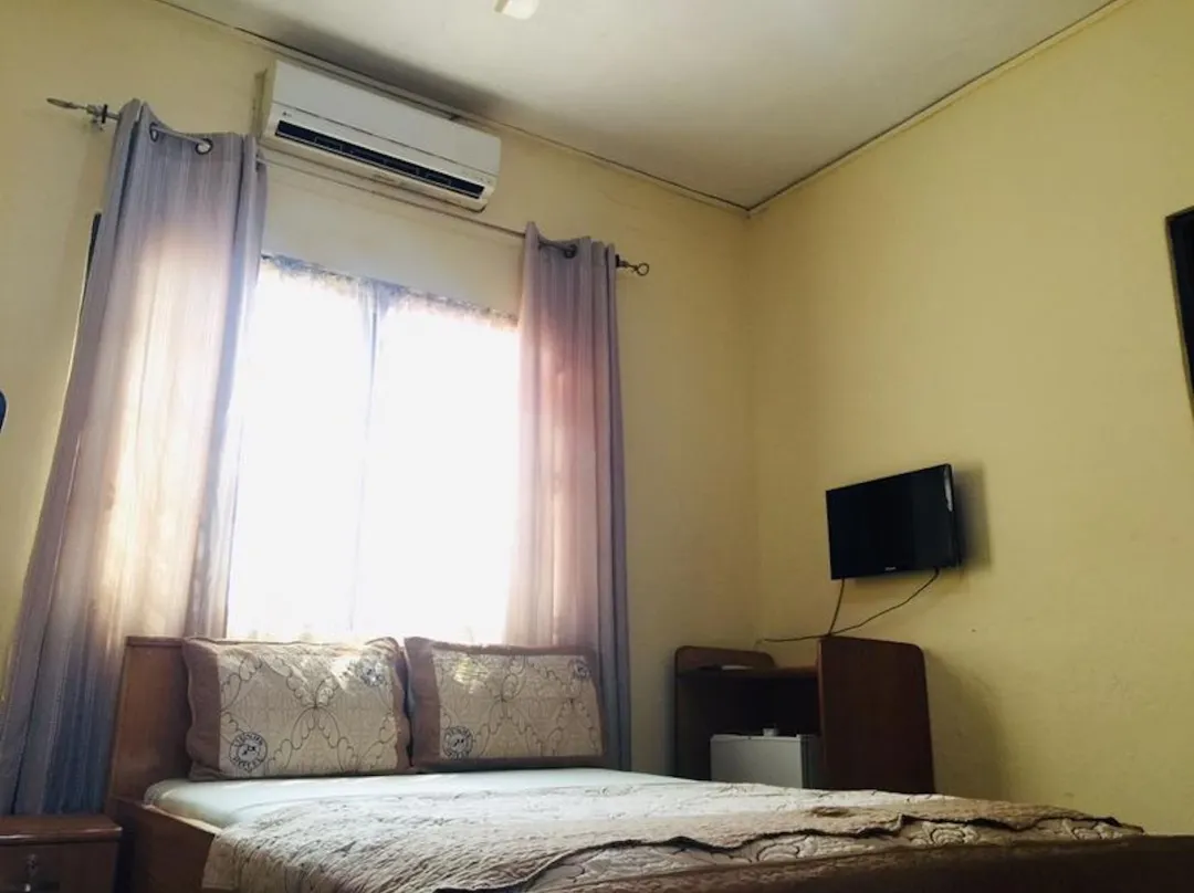 Single Room - Ground Floor - Accra