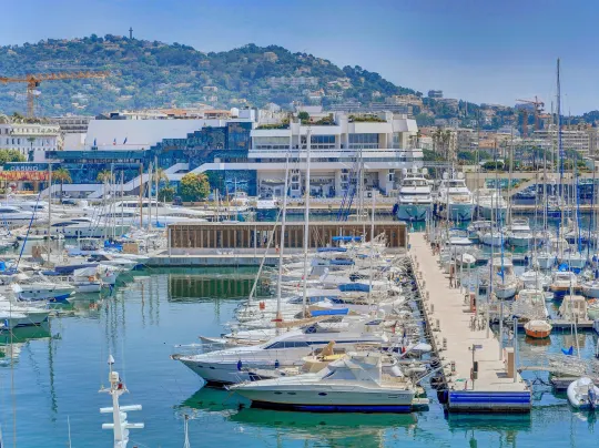 Cannes Centre - Très Pratique - Tout Confort - Cannes