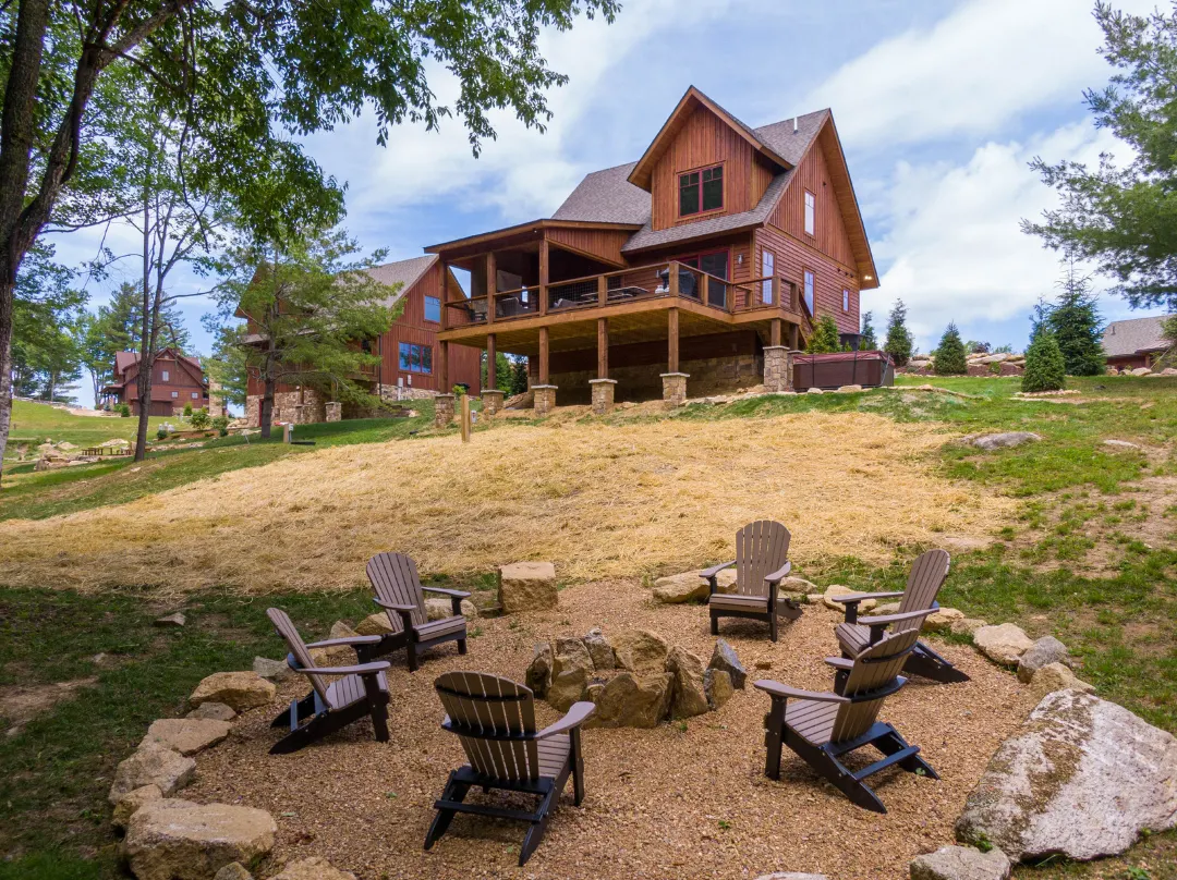 Hot Tub And Private Deck Await You - Gorgeous Mountain Retreat - Sugar Mountain, NC