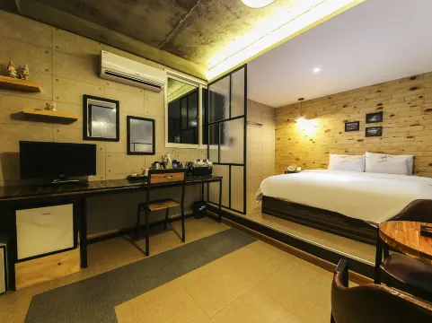 Yeosu Hakdong Ja Self Check-in Motel - Yeosu-si