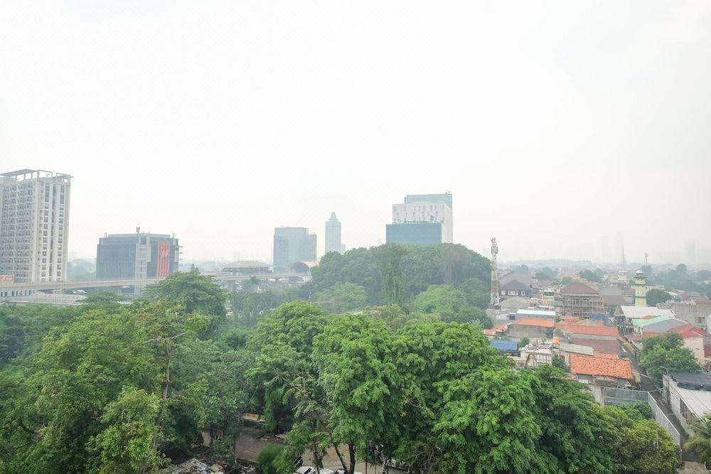 Nice And Comfy 1br Apartment At Mt Haryono Residence - Cawang