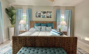 Luxury Island Escape @ Palm Tree Villa: Private Rooftop Deck ...