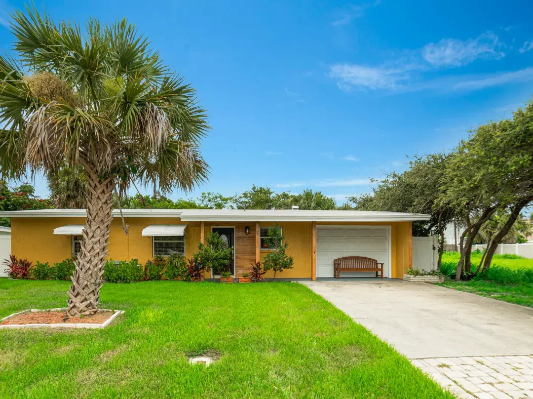 Charming Game Room And Fire Pit - Cozy Beach Retreat - Cocoa Beach, FL