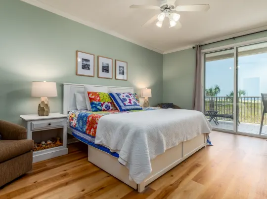 Pool Access And Direct Beach Access - Charming Gulfview Getaway - Dauphin Island, AL