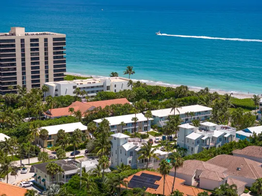 Coastal Access And Modern Luxury - Stunning Tropical Haven - Jupiter, FL