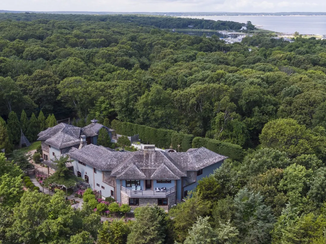 East Hampton Art House Bed And Breakfast - The Hamptons, NY